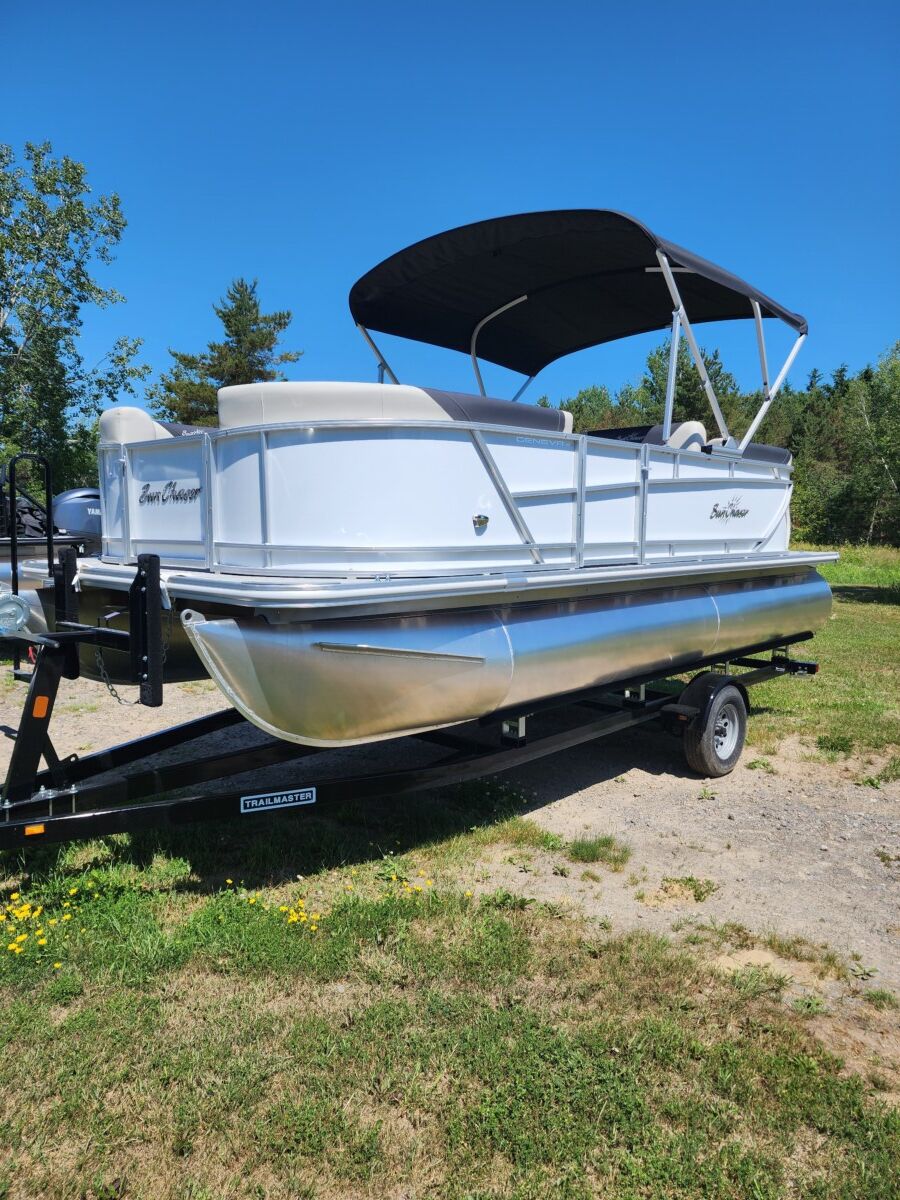 2023 Sunchaser Geneva 20 LR PSB Pontoon -Hail Sale Pontoon Blowout – Minor Cosmetic Dings, HUGE ...
